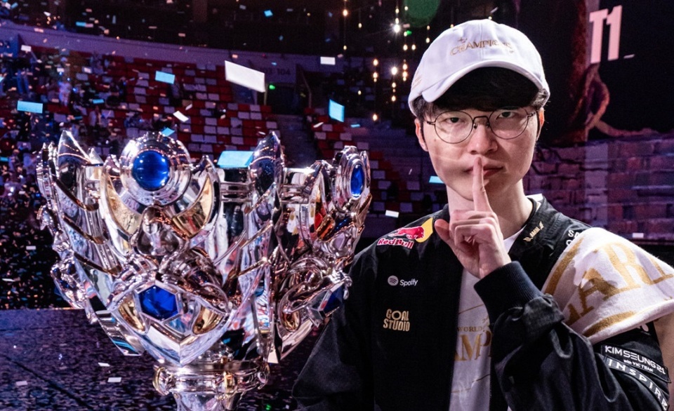 Faker夺冠之后，S15两大悲剧上演，BDD成孤胆英雄，LPL也宣告崩盘_腾讯新闻