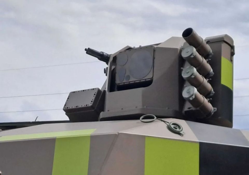 莱茵金属三连击！同时展出三款新坦克，其实是老底盘换头的结果_腾讯新闻