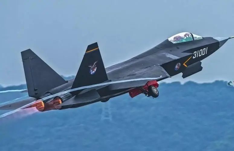 阿联酋要放弃美国F-35，选择引进FC-31，中东战略格局将发生巨变_腾讯新闻