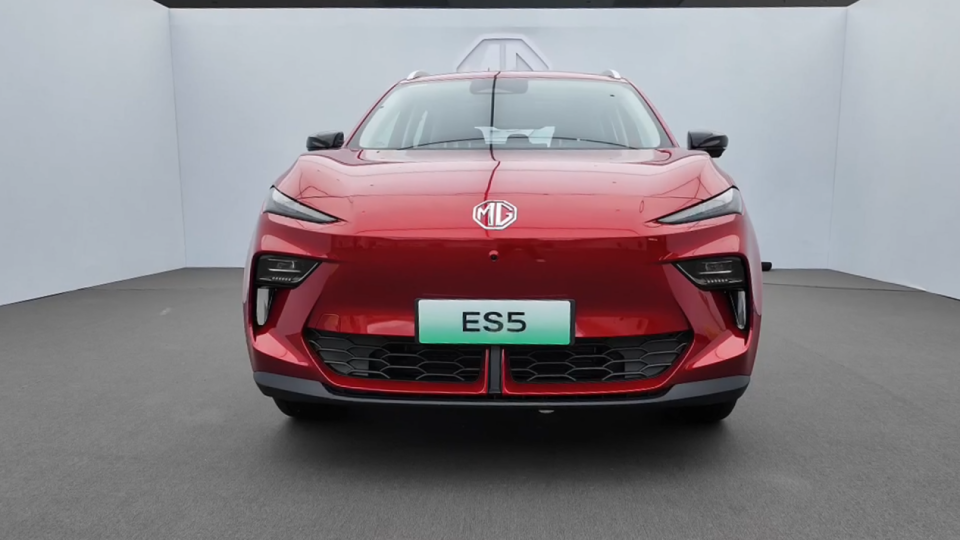 小心思还挺多！深度体验MG ES5，迎战元PLUS、银河E5有几分胜算_腾讯新闻