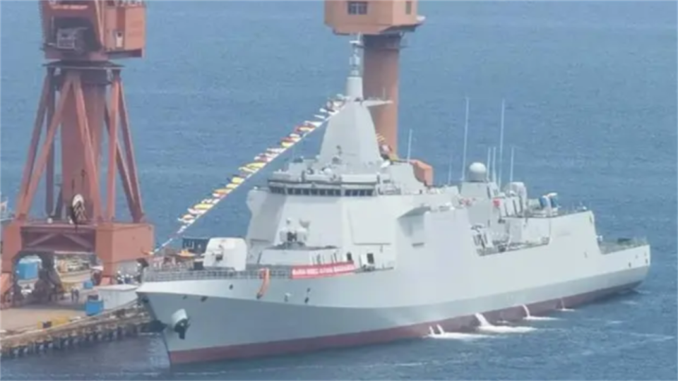 055最强“搭配”：中国超级舰载雷达，可探4500公里外导弹_腾讯新闻