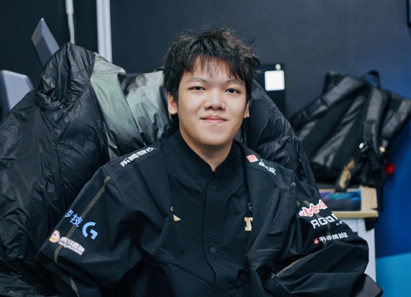 Angel首秀漏洞百出，uzi吐槽他是地缚灵，建议教练好好研究_腾讯新闻