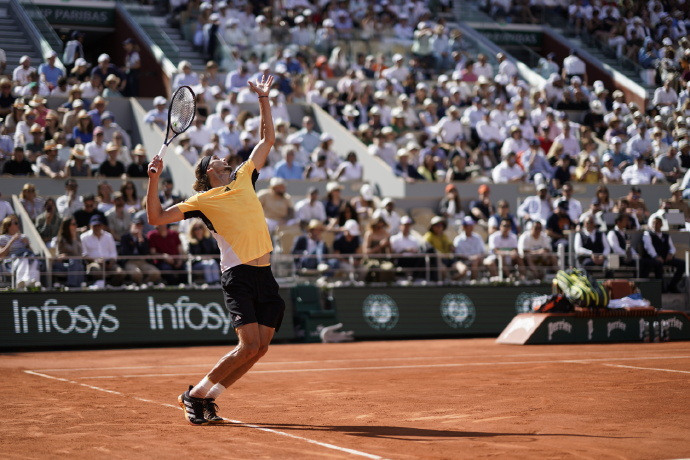 阿尔卡拉斯首夺法网男单冠军，2024法网见证新生代球星的崛起_腾讯新闻