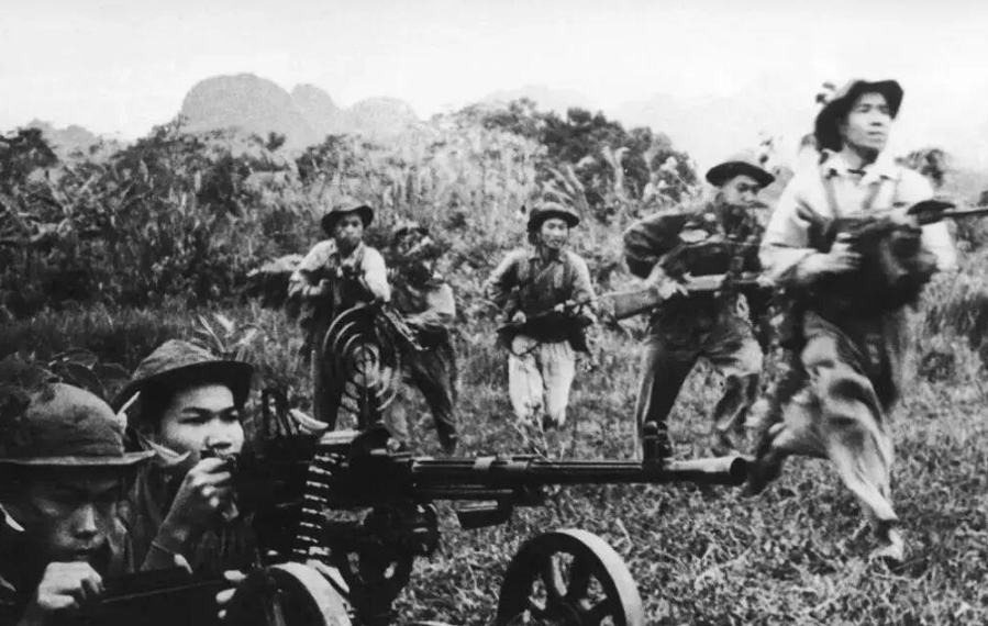 为什么发起对越作战？柬埔寨还是苏越围堵？邓公一句话道出真相_腾讯新闻