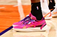 多双PG1现身NBA赛场，RJ上脚驭帅16V2，库里穿10代签名鞋太强悍_腾讯新闻