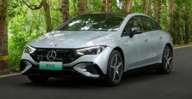 BBA开始做出降价表率，奔驰EQE降22万，宝马i3优惠12万_腾讯新闻