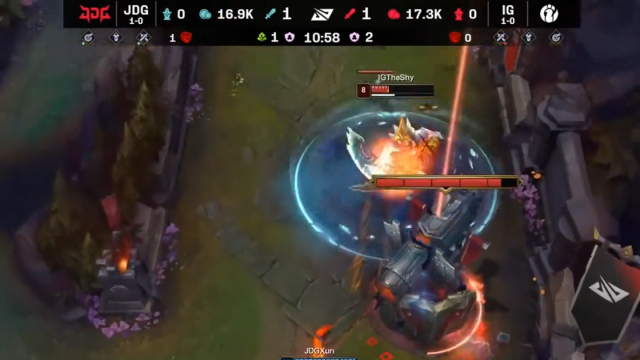 IG渐入佳境轻取JDG取得两胜！ Theshy鳄鱼被三人接连针对却无用，xun豹女逛街一整场_腾讯新闻