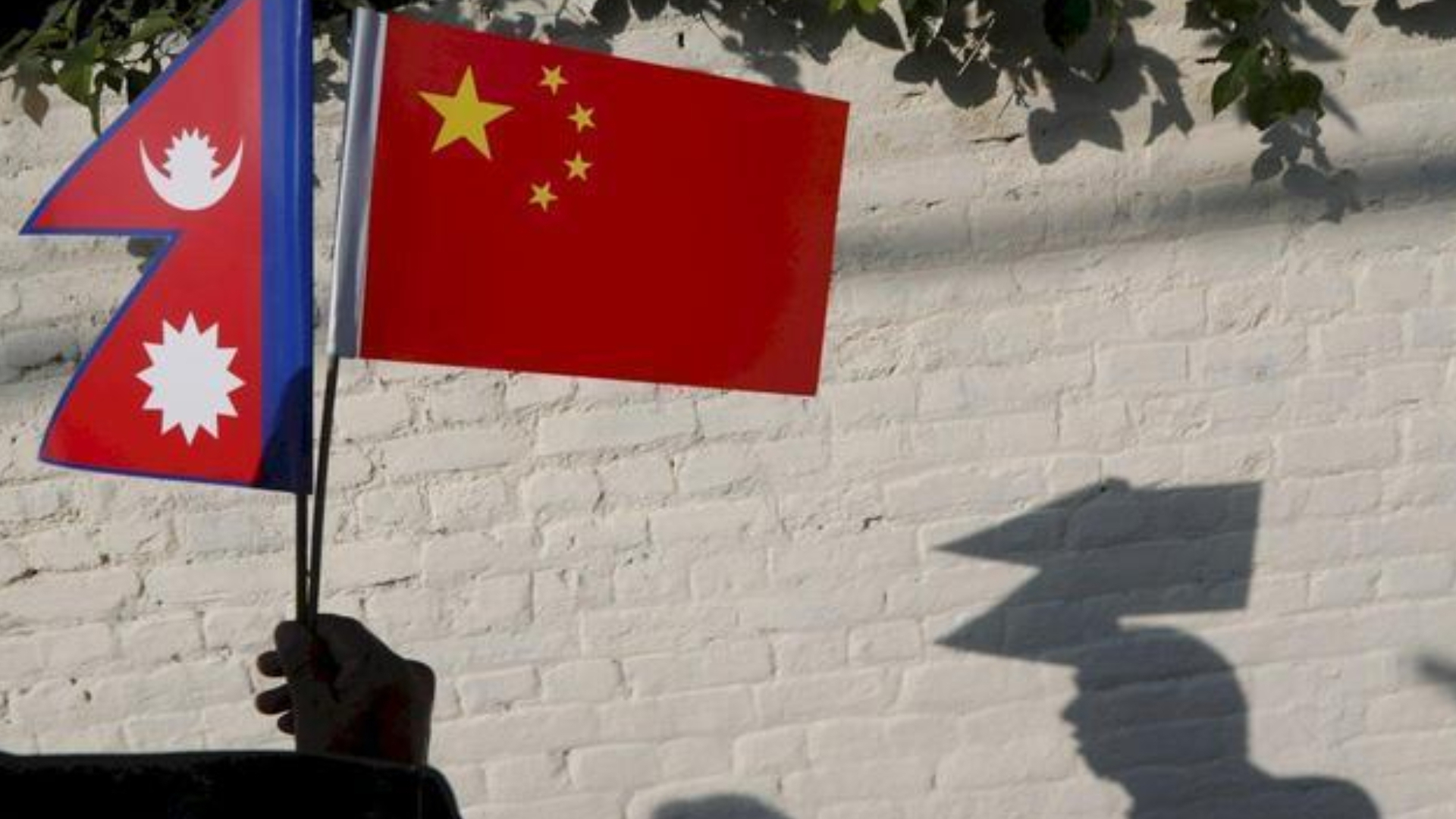 尼泊尔爆发大规模示威游行，中方紧急提醒_腾讯新闻