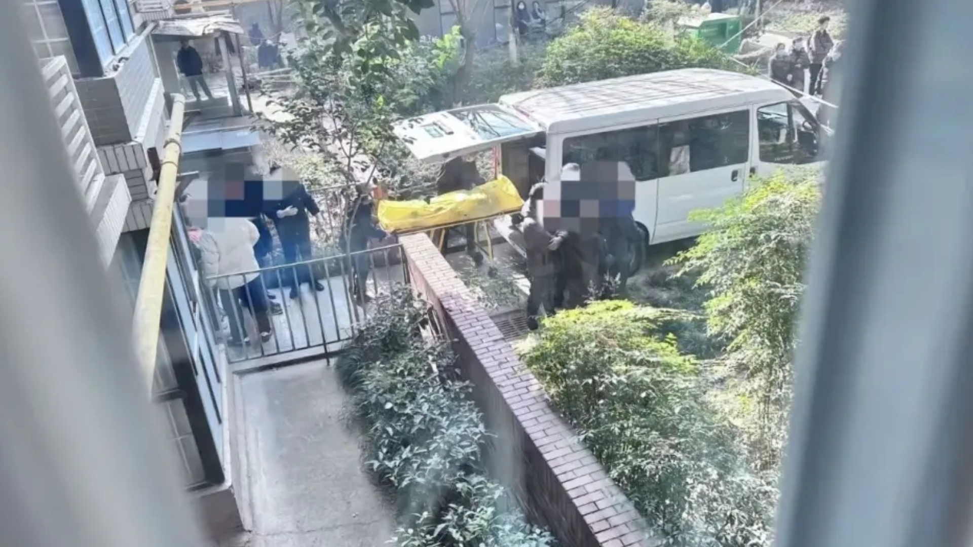 西安一小区一处电梯井发生一人死亡事件，官方通报_腾讯新闻