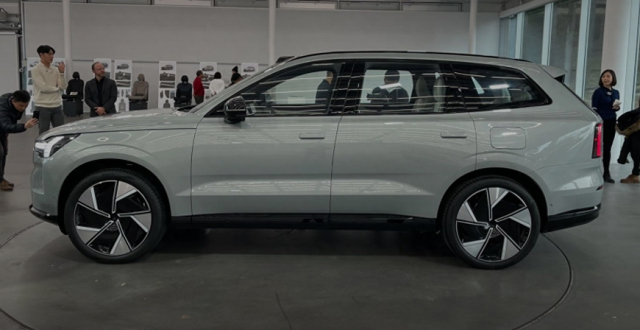 沃尔沃来了！首款超级纯电SUV“EX90”国内亮相，2024年国产_腾讯新闻