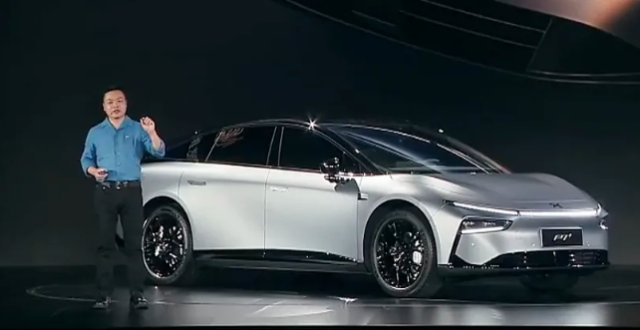 NGP智驾全免费 9项同级唯一配置 小鹏P7+售18.68-21.88万元_腾讯新闻