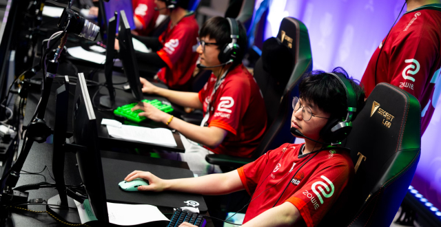 CS2裂变天地：蒙古队暂登世界第一！LVG一胜难求，TYLOO命悬一线_腾讯新闻