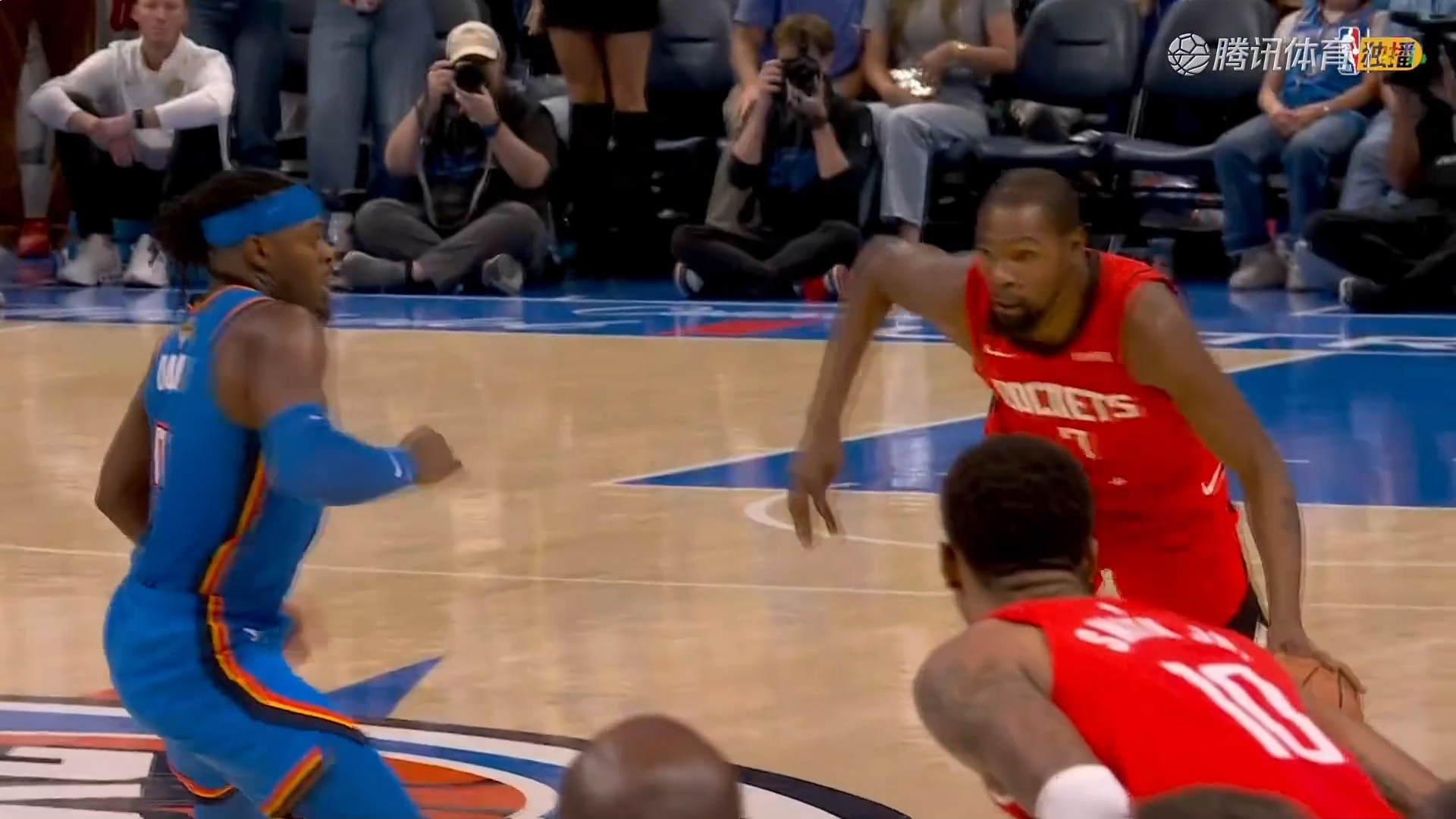 太刺激！SGA关键球申京回应抛投 KD关键造犯SGA再次回应_腾讯新闻