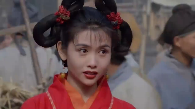 倚天：李连杰第一见张敏，张敏一直盯着李连杰，全剧最经典的回眸_腾讯新闻