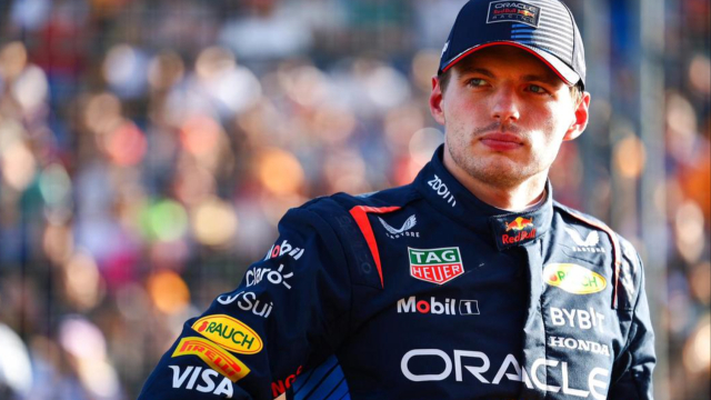 F1围场里最疯狂的人马克斯·维斯塔潘！他被称为扛着赛车跑的火星人，更是围场里雨战之神！_腾讯新闻