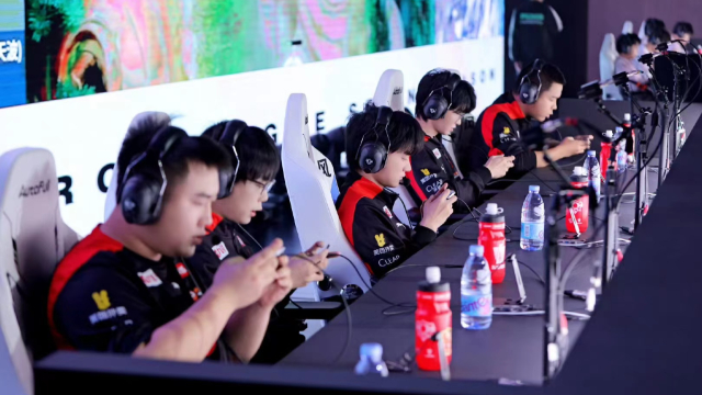 AG3-0横扫WB，拖米：本以为是“龙虎斗”，没想到AG单方面碾压！_腾讯新闻