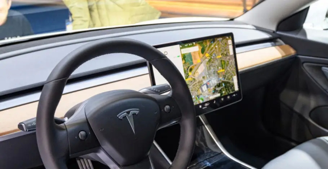 揭秘特斯拉HW4.0：这颗FSD的二代心脏，带着雷达回来了_腾讯新闻