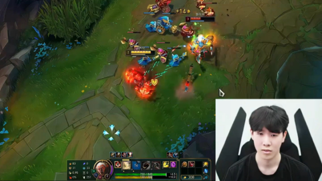 JJking看Theshy安蓓萨打奥拉夫，直言纯游龙无解，被单吃多次真好玩_腾讯新闻