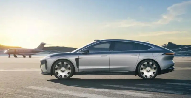 蔚来ET9地平线特别版正式上市 售价81.8万元起_腾讯新闻