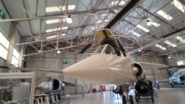 TRS-2超音速战斗轰炸机：中道崩殂的英国皇家空军冷战核威慑利器_腾讯新闻