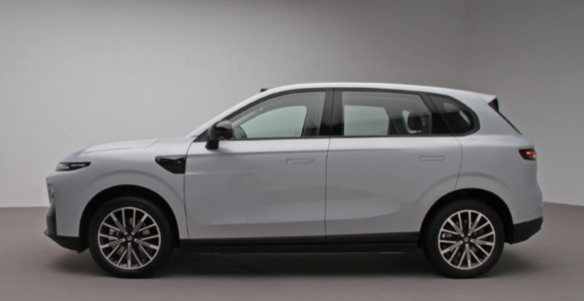 零跑B10正式上市 可提供激光雷达/8295芯片 9.98万元起售_腾讯新闻