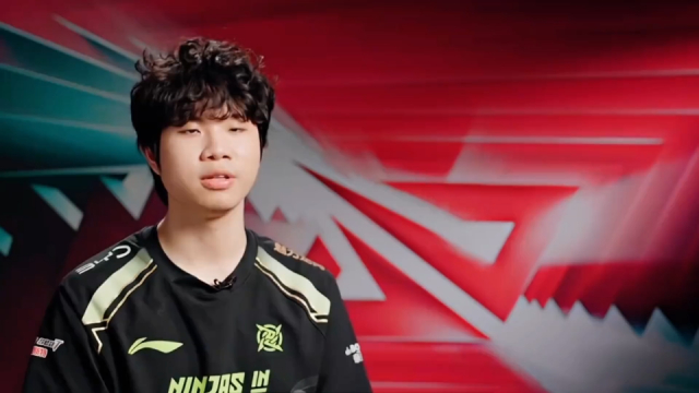 NIP决胜局碾压JDG锁定冒泡赛，Yagao赛后表示自己玩的不好导致失败_腾讯新闻