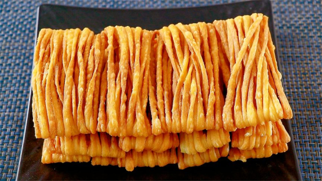 炸馓子家常做法，配方详细无保留，又酥又脆又香，学会过年露一手_腾讯新闻