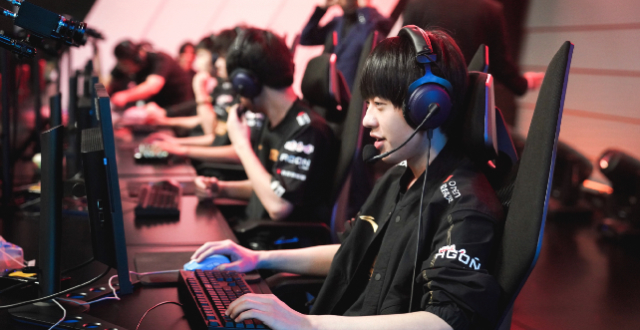 RNG进季后赛机会渺茫，NIP都打不过，剑指S14_腾讯新闻