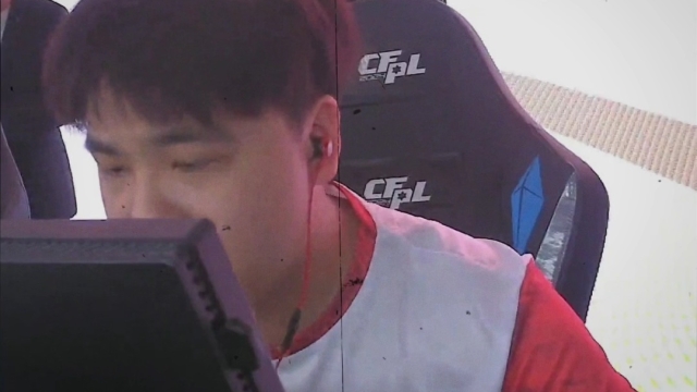 Q9.斗鱼 vs eStar.斗鱼，樱俊.Q9沉着冷静，颗秒四杀_腾讯新闻