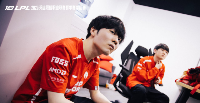 LPL世界赛积分形势：BLG赢一个BO5进S赛，冒泡赛形势明朗_腾讯新闻