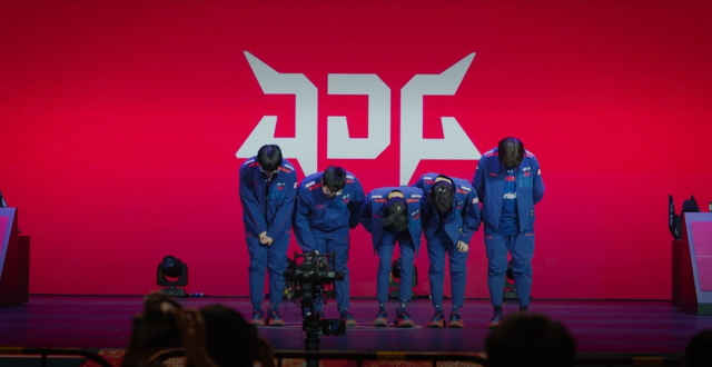 JDG3-1击败BLG，拿下LPL冠军！Knight乱秀，牙膏狂失误_腾讯新闻