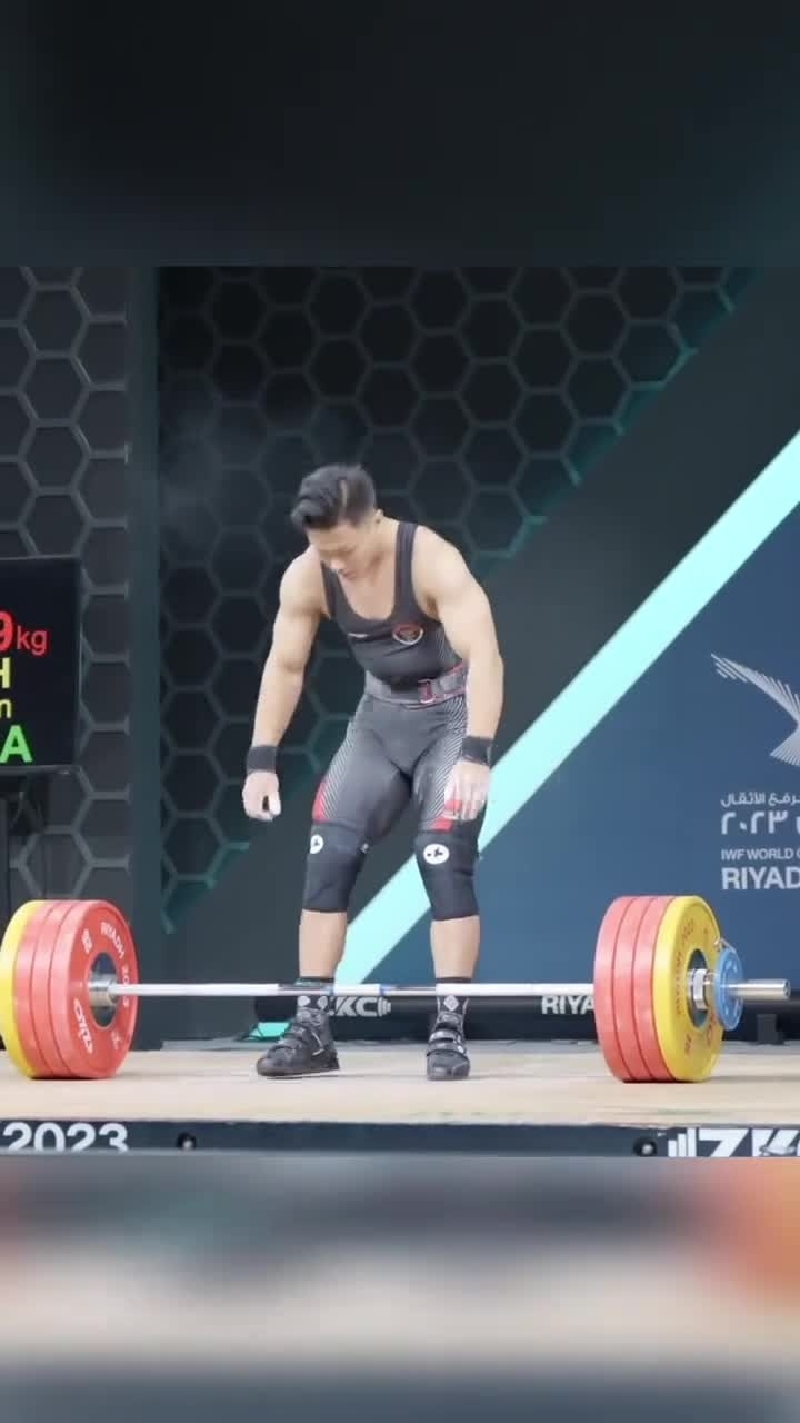 阿卜杜拉(体重76.93kg)挺举209公斤打破男举81公斤级挺举世界纪录_腾讯新闻