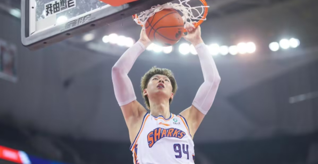 4年后再夺CBA常规赛MVP 这一次的王哲林没有争议_腾讯新闻