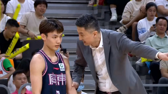 106-96！季后赛G1广东胜广厦，周琦21+17大秋伤退，场上意外不断_腾讯新闻