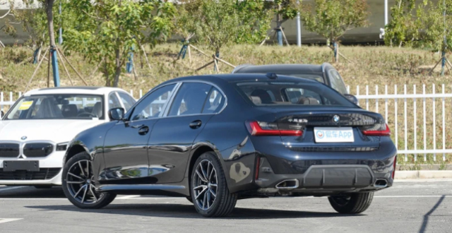 30万元选谁更靠谱？蔚来ET5对比宝马3系_腾讯新闻