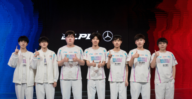 BLG 3-0 横扫WBG，拿下LPL夏季赛冠军！ELK豪取5杀，BLG完成翻盘_腾讯新闻