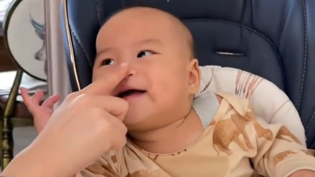 盘点光速变脸的名场面，上一秒哭下一秒就笑了，教科书级别的变脸_腾讯新闻