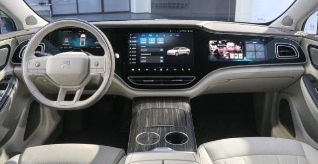 20.99万起售 标配800V+8295芯片 2023年最具话题性的11款纯电轿车_腾讯新闻