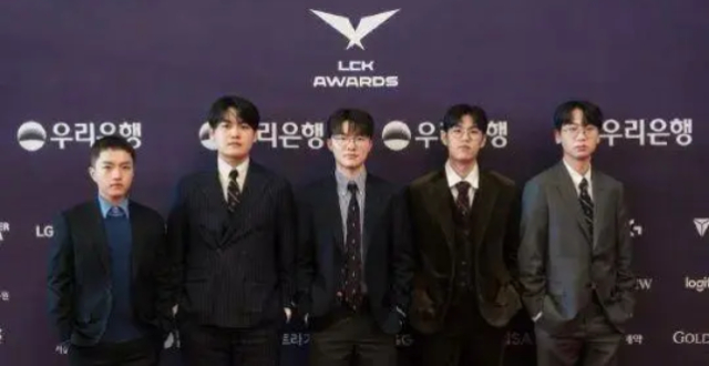 LPL赛程公布，电竞春晚IG再战RNG！T1因网络攻击终止选手直播_腾讯新闻