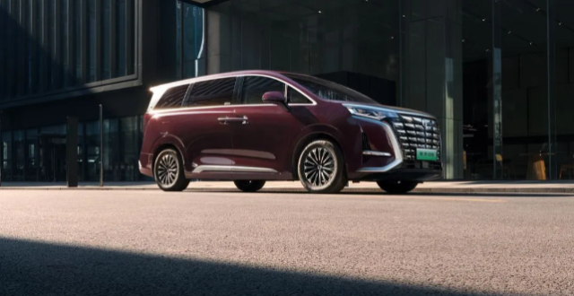 新款D9与MEGA，一场腾势与理想的正面交锋_腾讯新闻