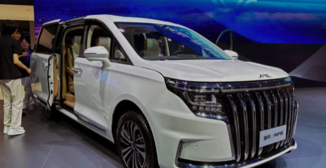 中国造了一辆GL8！更大更豪华，2.0T+8AT，两周内上市，或18万_腾讯新闻