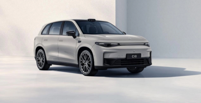 8295芯片加持，零跑C10将于2024年1月10日预售_腾讯新闻