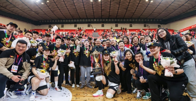队史首冠！四川女篮2-1击败内蒙古问鼎WCBA 韩旭获FMVP_腾讯新闻