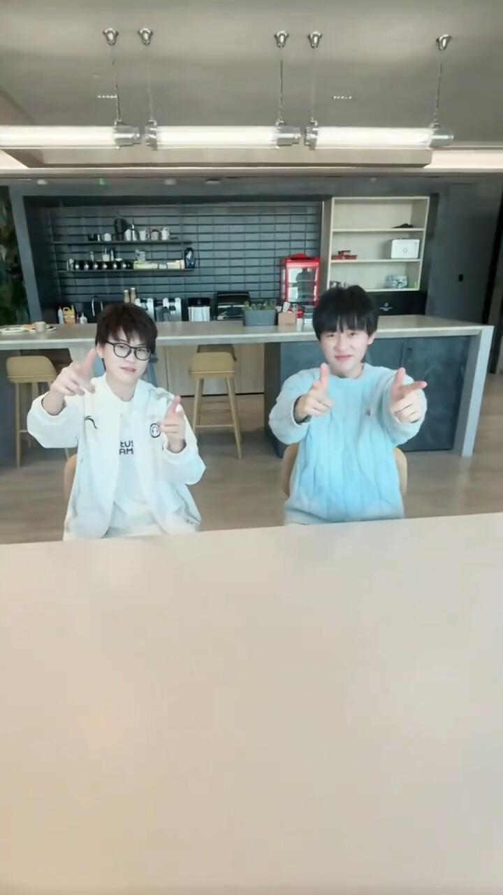 Ming发布与Meiko合拍视频：辅助玩家mvp结算画面_腾讯新闻