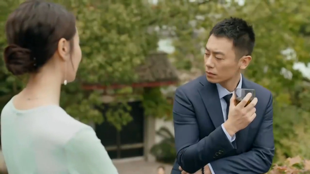 简言：夏冬给简言做木桌，鞠微吃醋了，夏冬：我也给你做_腾讯新闻