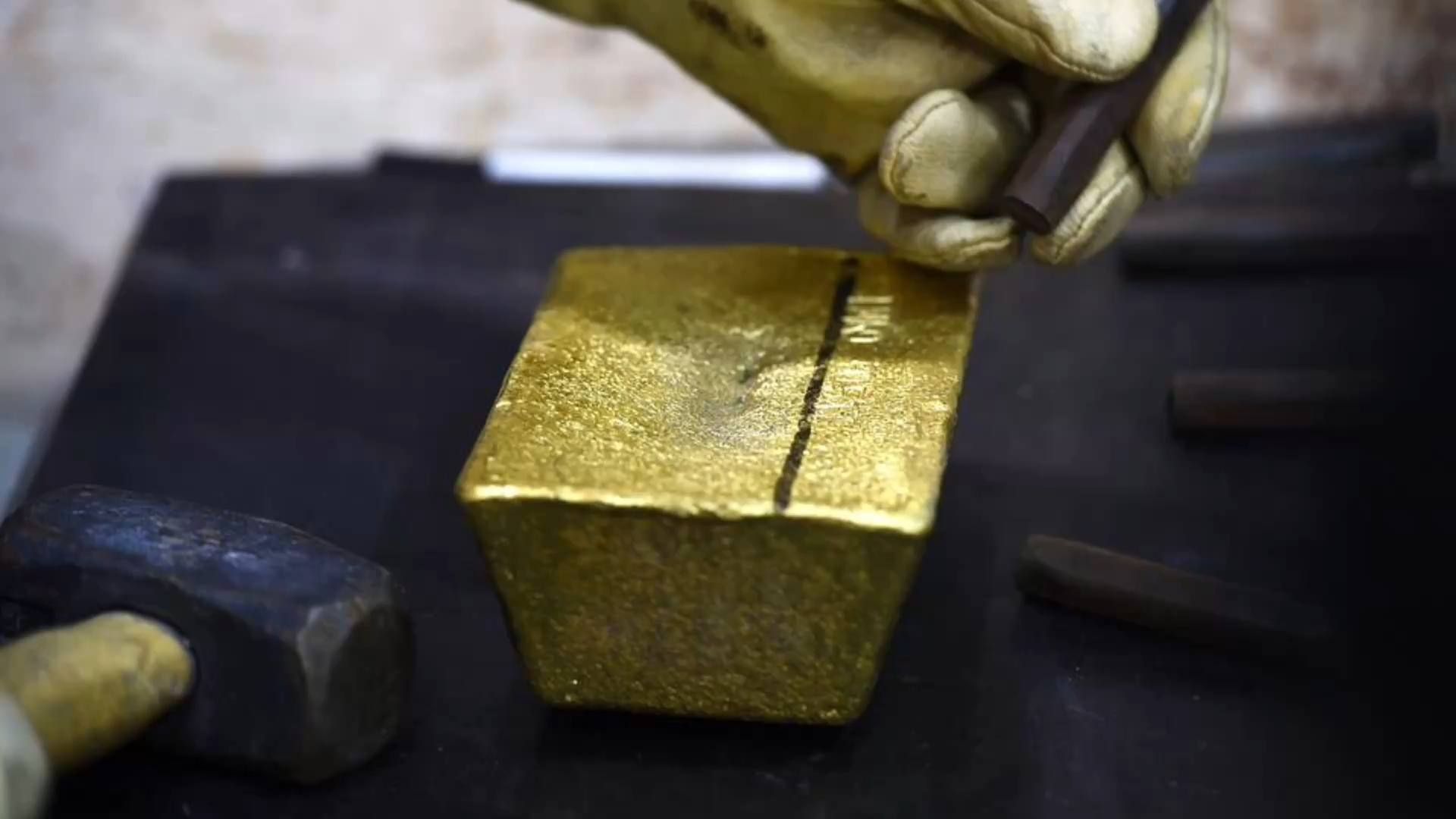 AI播客聊理财｜黄金税新政出台，对普通人有何影响？买金成本会变吗？_腾讯新闻