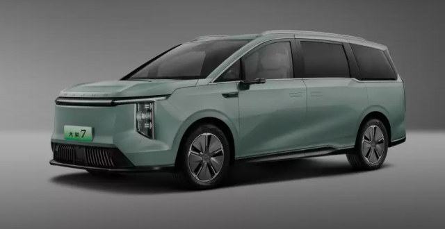 盘点成都车展新款MPV 江淮瑞风RF8瞄准腾势D9 还有大众新车_腾讯新闻