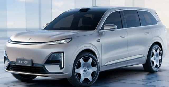 深蓝汽车第四十万辆整车下线 经典·SL03上市 售价11.99万元_腾讯新闻