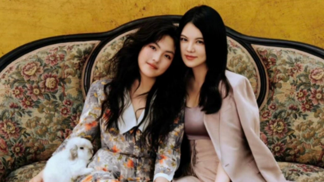 李湘晒49岁庆生照鸽子蛋瞩目，王诗龄发88888大红包，前夫晒照_腾讯新闻