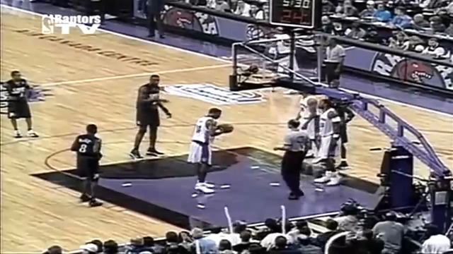 2001年76人VS猛龙G6 艾弗森20分 卡特39分_腾讯新闻